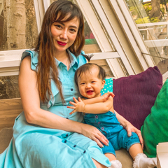 Mom & baby Yovanka daily life&stuff - Linkfly