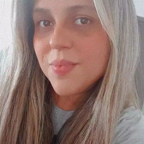 Teacher Lilian Freitas - Linkfly